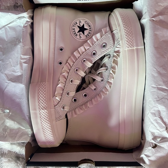 Converse | Shoes | Converse Womens White Ruffle Platform Sneakers ...